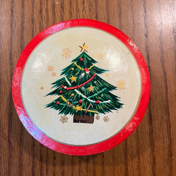 Holiday | Vintage Made In Japan Round Lacquered Paper Christmas ...